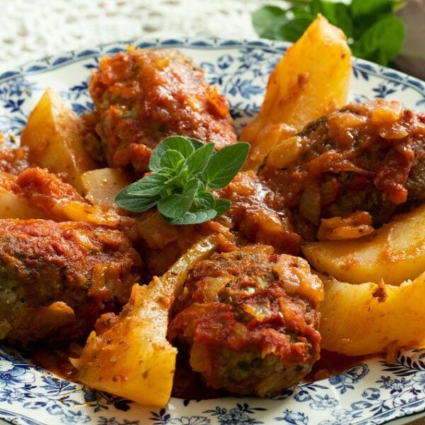 Beeftekia me Patates: Greek Roasted Potatoes with Meatballs in Tomato ...