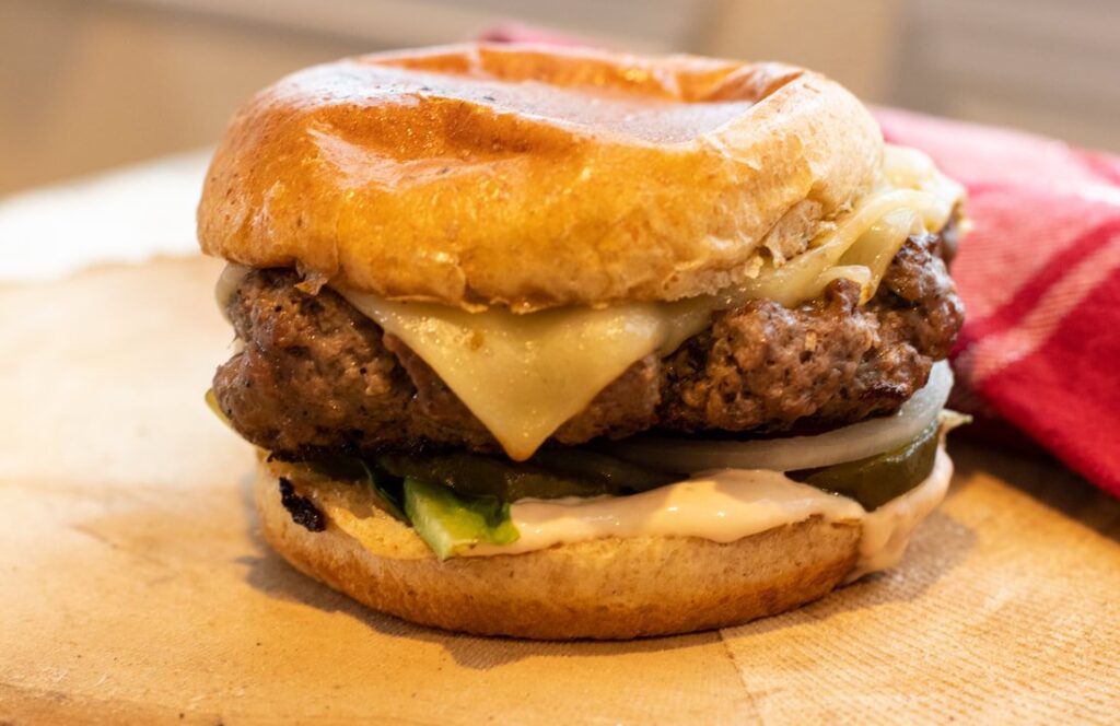 THE PERFECT CHEESEBURGER - Dimitras Dishes