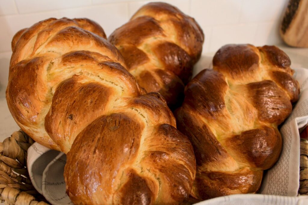 TSOUREKI: GREEK BRIOCHE - Dimitras Dishes