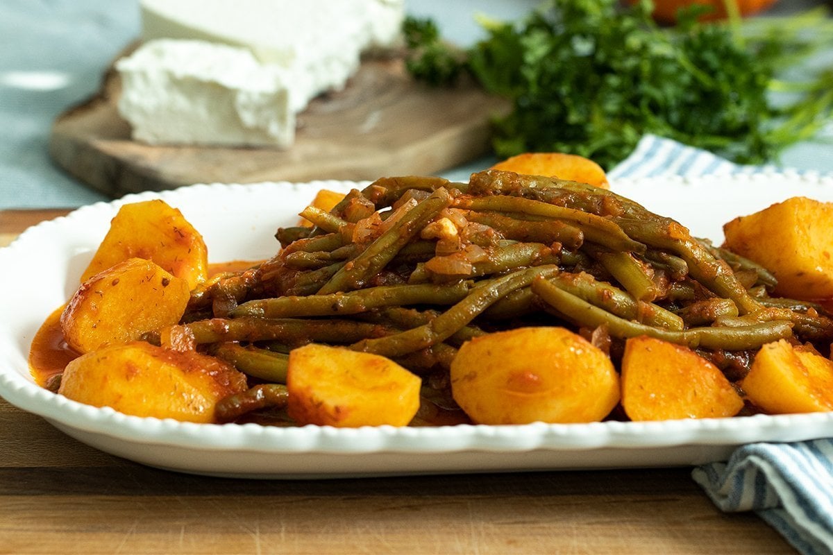 FASOLAKIA: BRAISED GREEN BEANS - Dimitras Dishes