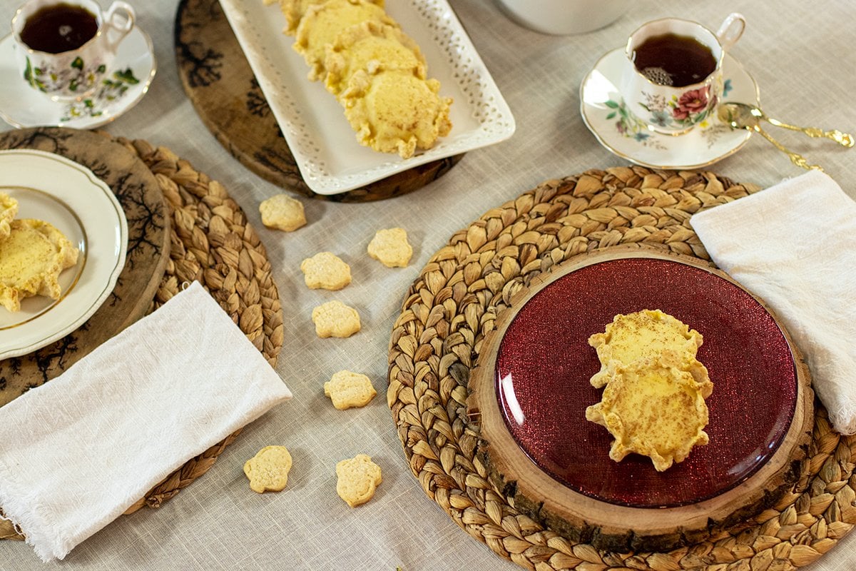 Lihnarakia: Sweet Cheese Pastries from Crete - Dimitras Dishes