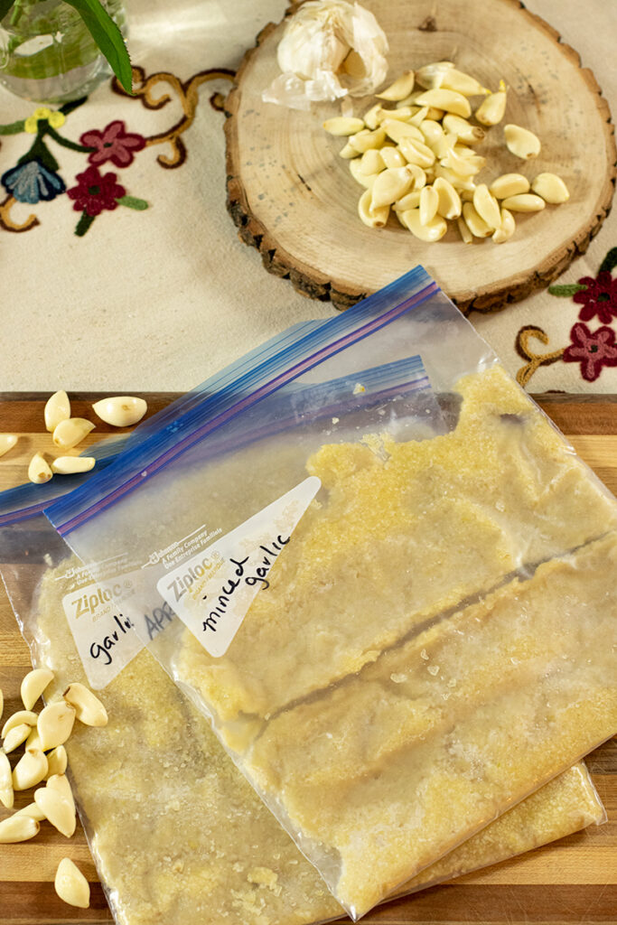 How to Freeze Garlic for Months! - Dimitras Dishes