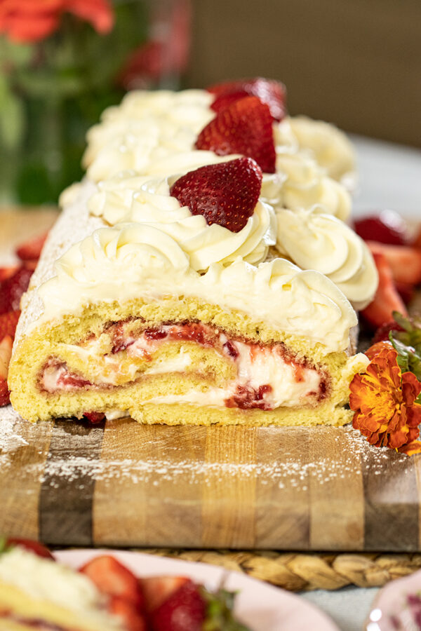 Strawberries & Cream Swiss Roll/Roulade - Dimitras Dishes