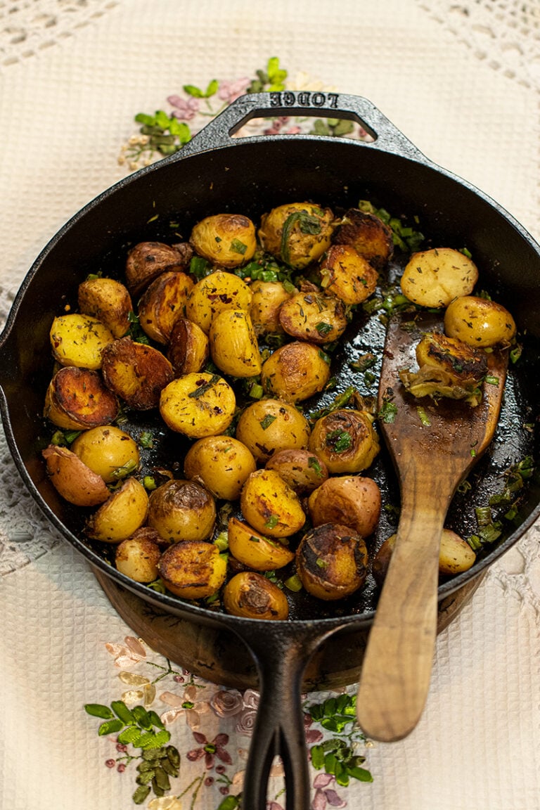 Easy Skillet Potatoes (Crispy) - Dimitras Dishes