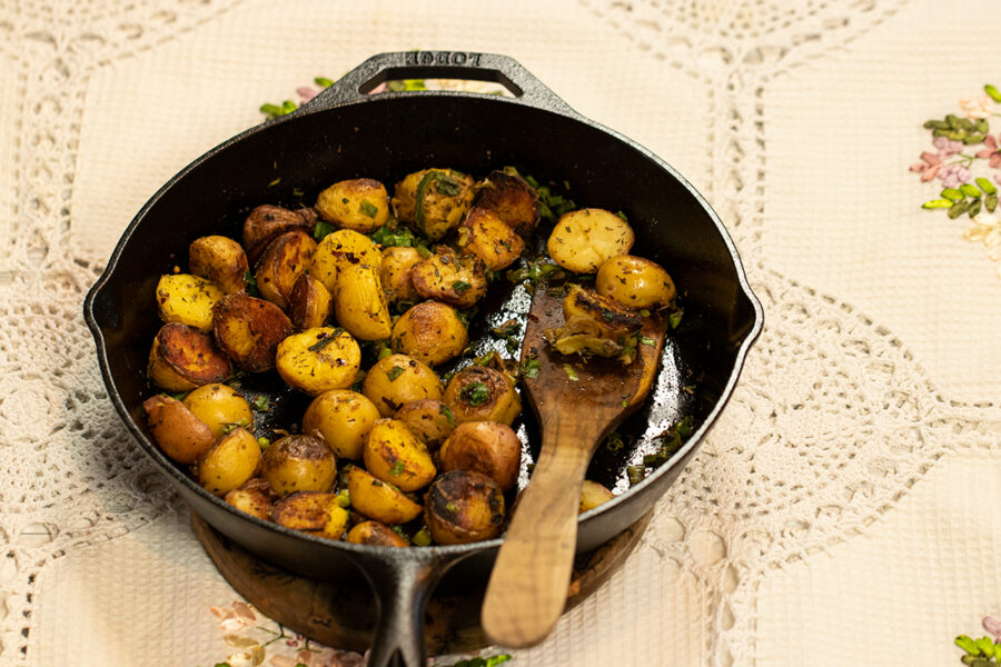 Easy Skillet Potatoes (Crispy) - Dimitras Dishes