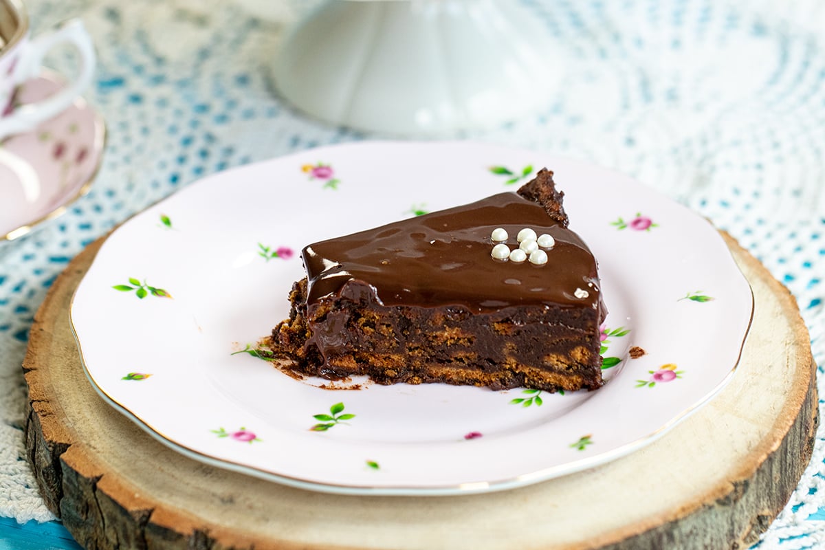 Mosaiko: No-Bake Chocolate Biscuit Cake - Dimitras Dishes