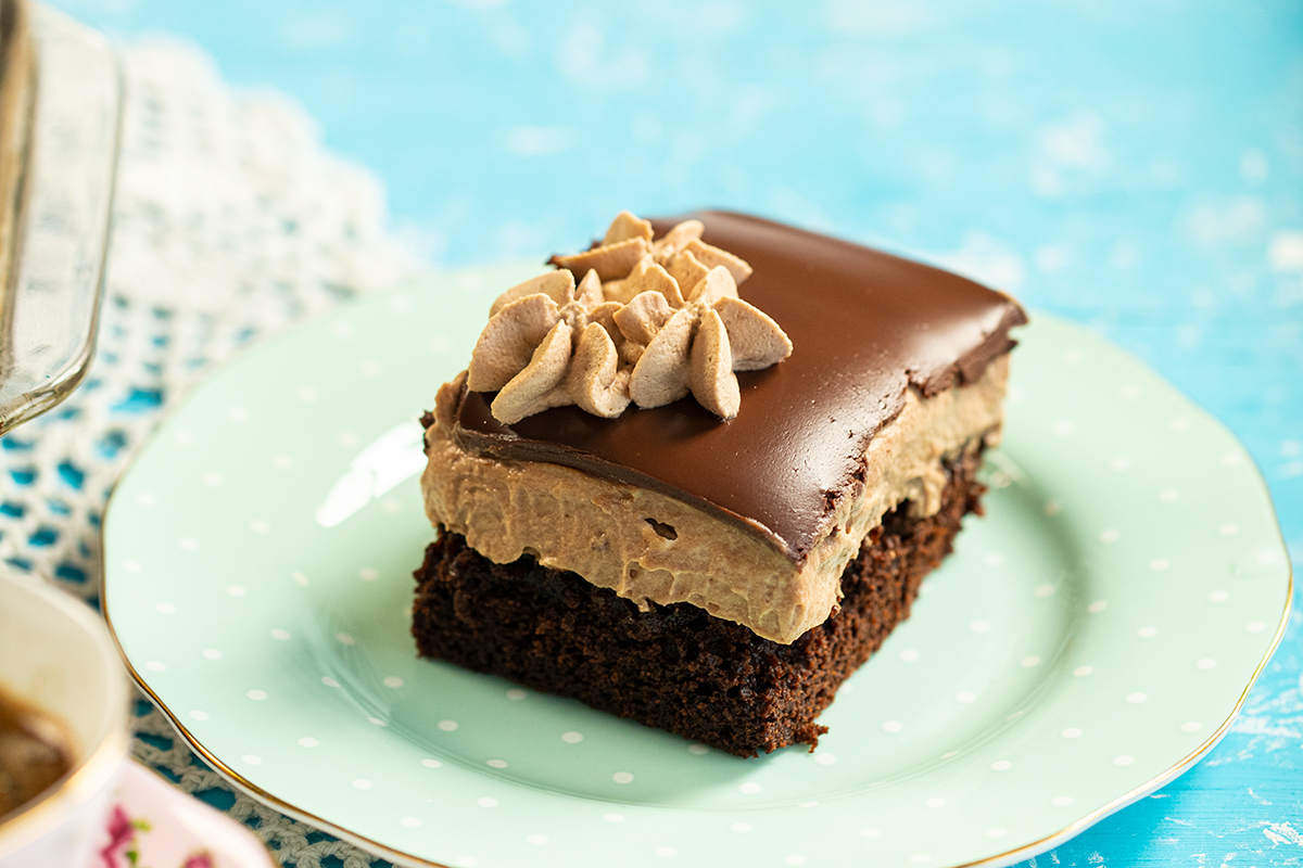 Pasta Sokolatina: Moist Chocolate Cream Cake - Dimitras Dishes