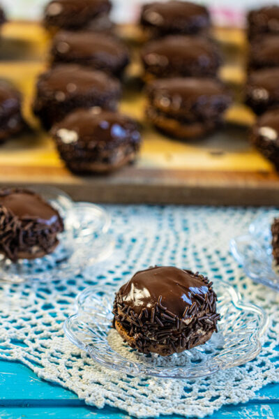 Chocolate Kokakia: Mini Chocolate Cream Cakes - Dimitras Dishes