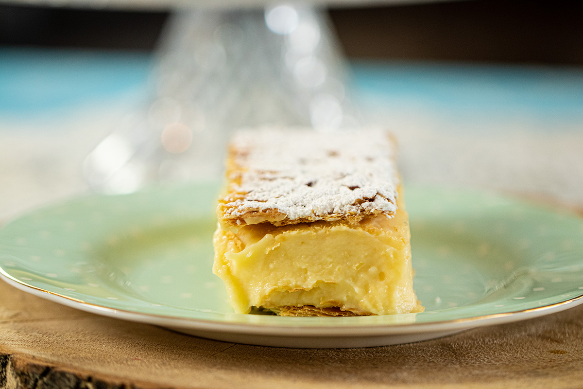 How to Make Vanilla Slice Pastry - Dimitras Dishes