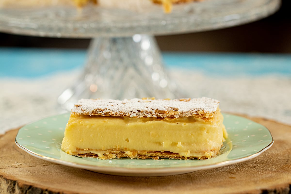How to Make Vanilla Slice Pastry - Dimitras Dishes