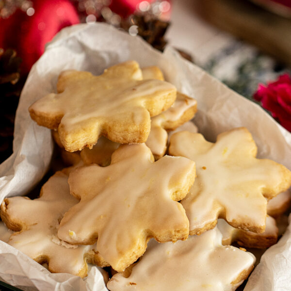 Lemony Snowflake Shortbread Cookies - Dimitras Dishes