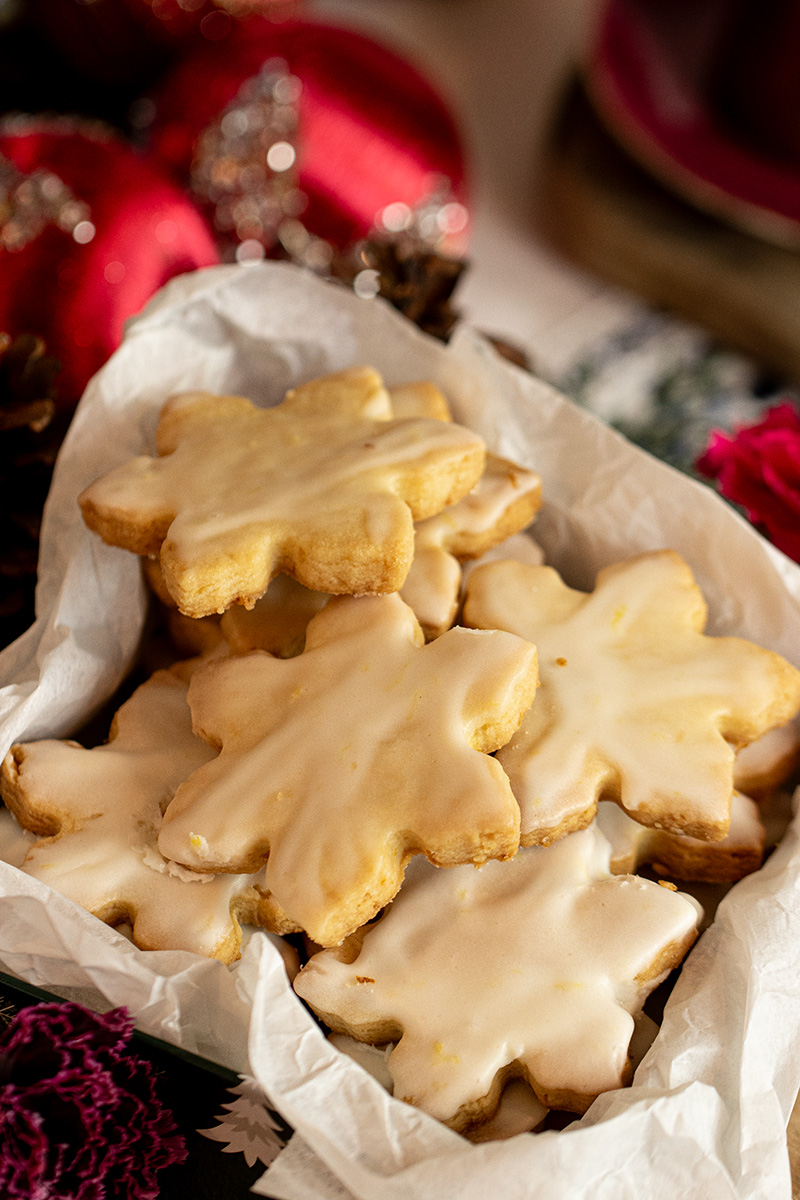 Lemony Snowflake Shortbread Cookies - Dimitras Dishes